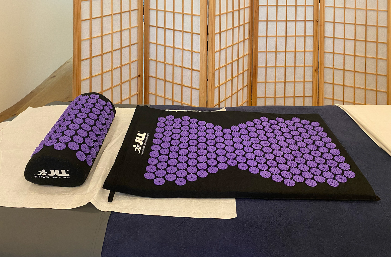 How to Use an Acupressure Mat | Touch Tuina
