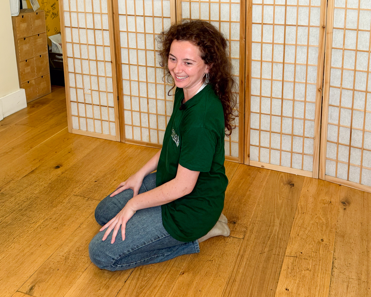 Stretch of the Month - The Kneel Stretch | Touch Tuina